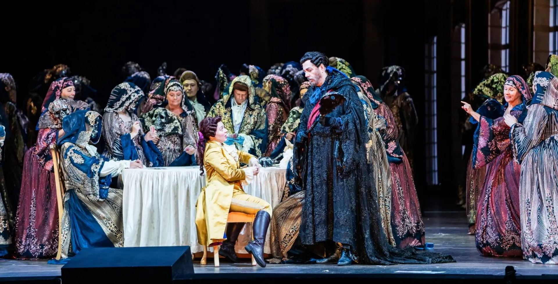 Maskenball In Der Oper